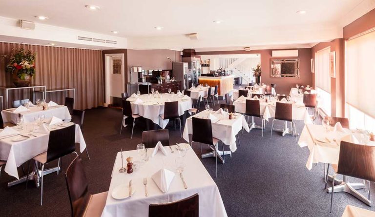 Dine at a Leading Restaurant in Highett | The Buckingham